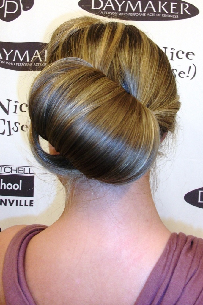 40 Gorgeous Wedding Updo Hairstyle Ideas – EntertainmentMesh