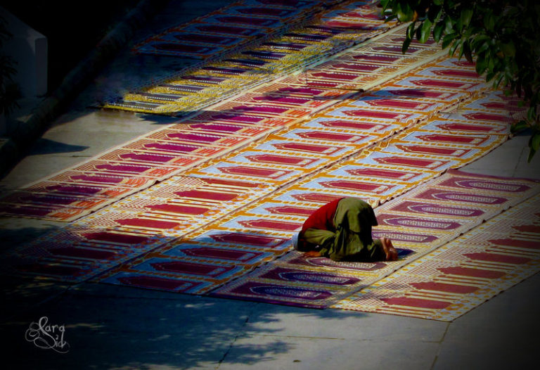prayer sajda in namaz – EntertainmentMesh